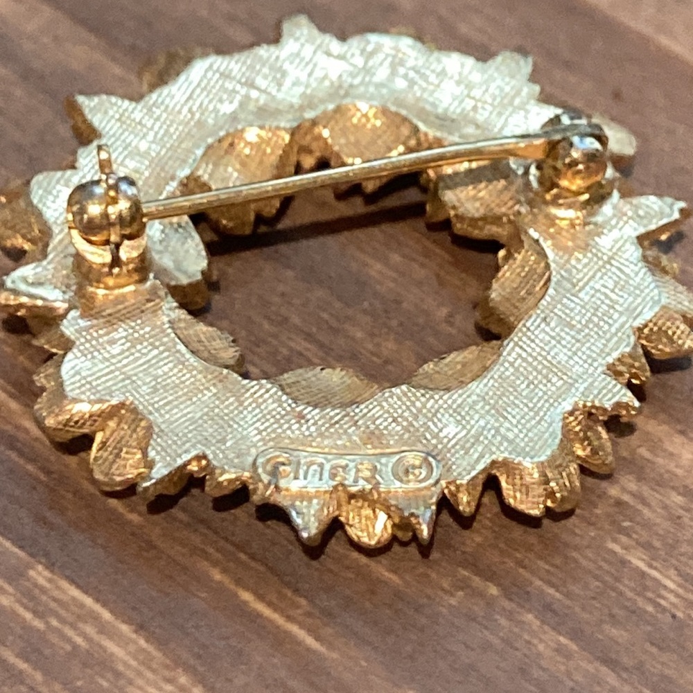 Ciner Vintage Circle Of Flowers Brooch Pin With Jade … - Gem